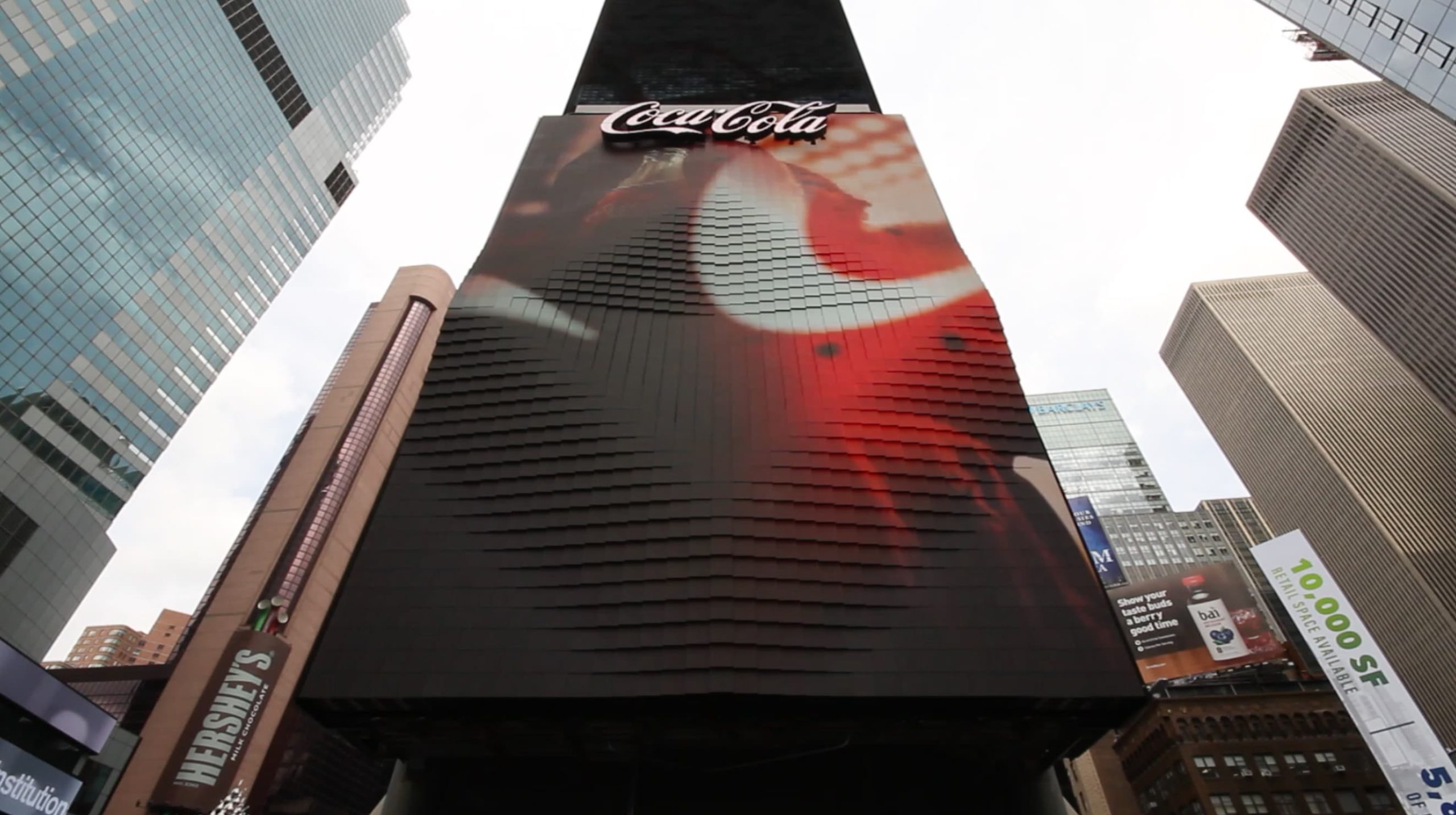 The World’s First 3D Robotic LED Board By Coca Cola - oOHmatters